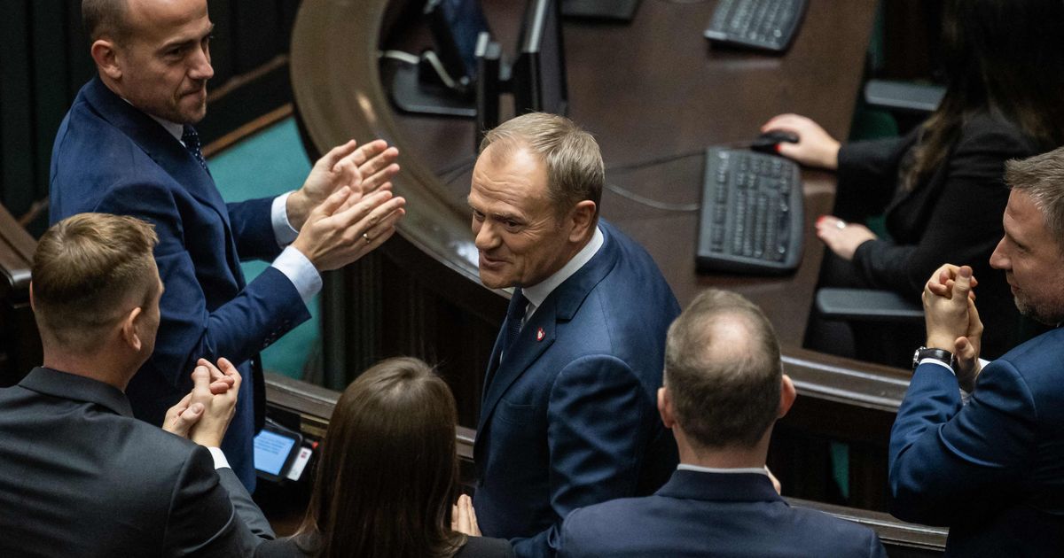 Machtwechsel in Polen: Präsident vereidigt Donald Tusk als neuen Regierungschef | Tiroler ...