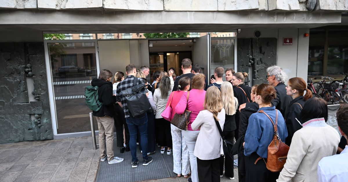 Großer Medienrummel, wenige Plätze: So lief der Prozess-Beginn im Fall ...