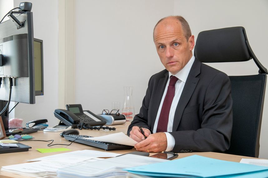 Tirols Gesundheitsdirektor musste seinen Sessel räumen, Rückkehr in Tirol Kliniken | Tiroler ...