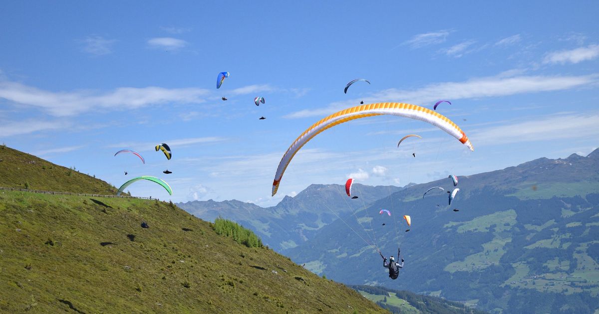 Eindrucksvoller Wettkampf der Paragleiter über dem Zillertal | Tiroler ...