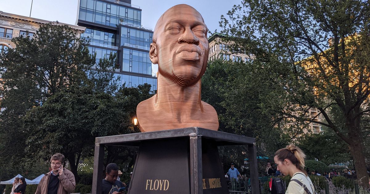 Neue George-Floyd-Statue in New York mit Farbe beschmiert | Tiroler ...