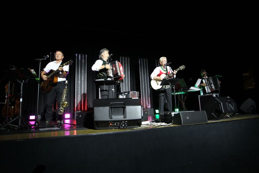 Willi Kröll - eine Tiroler Musik-Legende wird 70 | Tiroler Tageszeitung ...