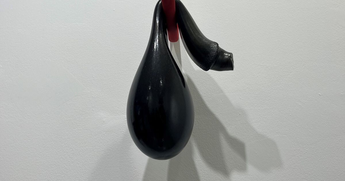 Robustes matcht Fragiles: „Mezzanine“ von Verena Schatz in Galerie 6020 ...