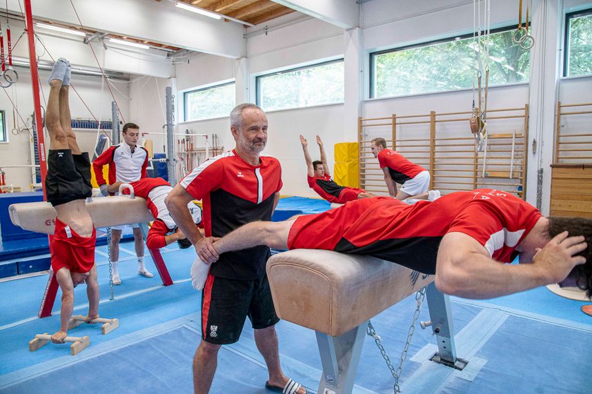 Turn-Coach Petr Koudela im TT-Interview: „Neidisch zu sein, ändert ...