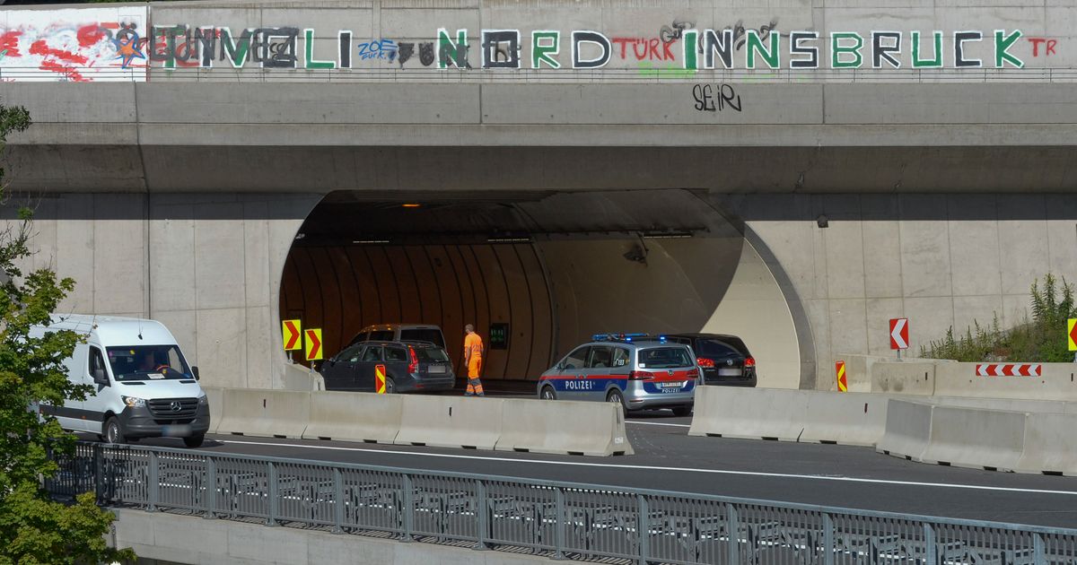 Stauende Im Tunnel
